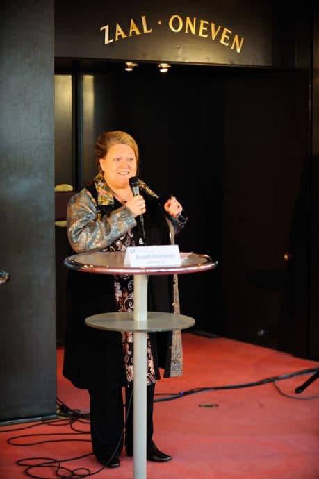 Operagigant Holender juryvoorzitter IVC - Place de l'Opera