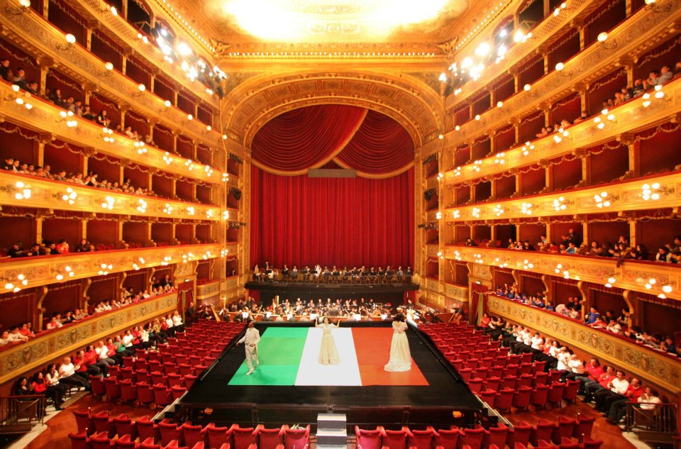 Palermo (1): Een stad vol theater - Place de l'Opera