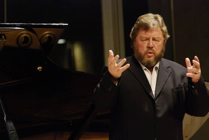 Robert Holl moet DNO-debuut afzeggen - Place de l'Opera