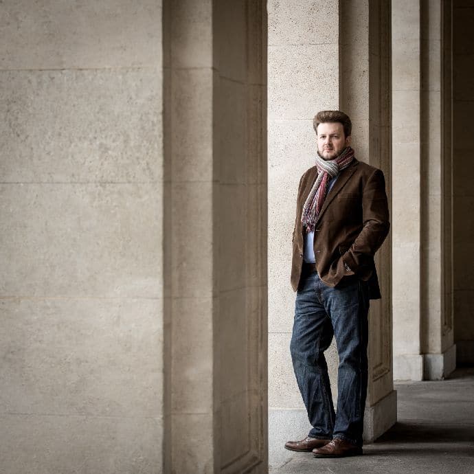 James Rutherford mag het meisje kussen - Place de l'Opera