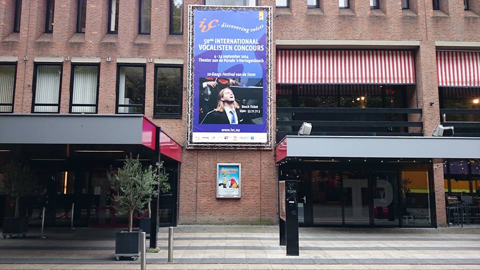 Het 50e IVC is in volle gang - Place de l'Opera