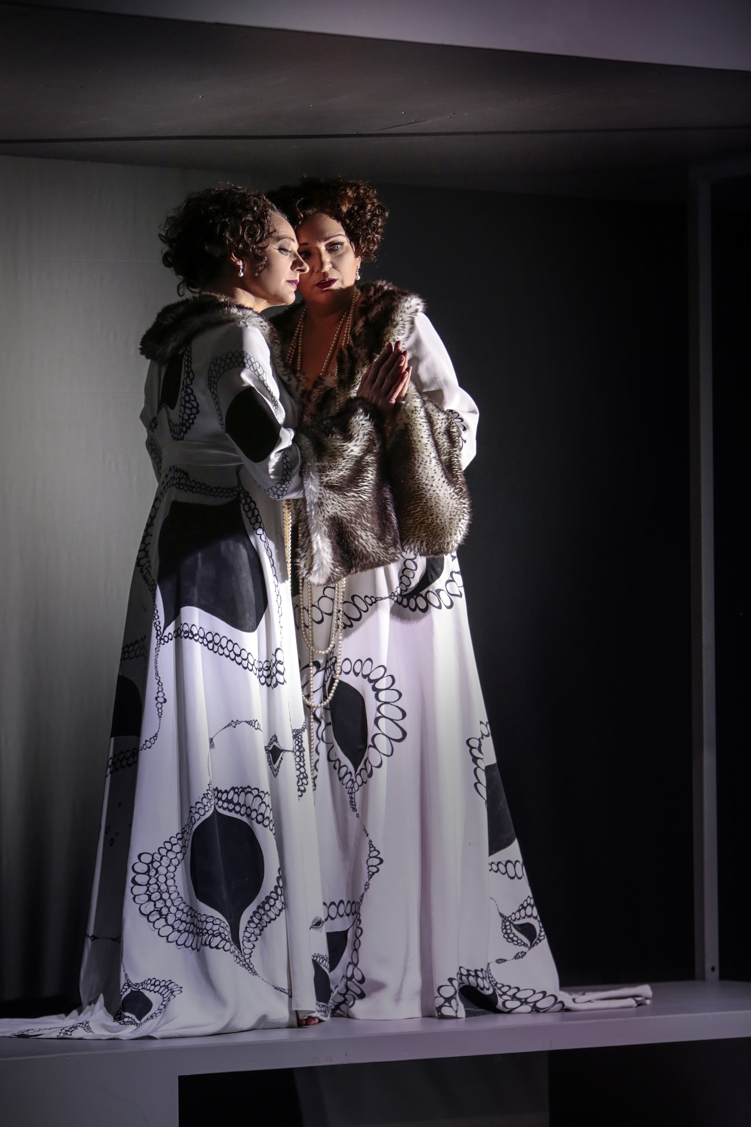 Wesseling kruipt in de huid van Anna Sutter - Place de l'Opera
