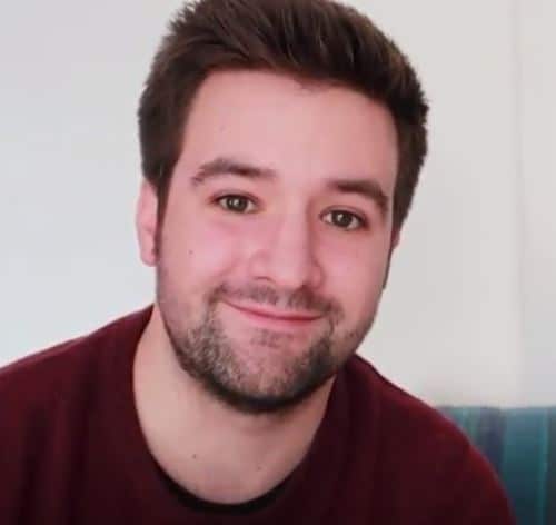 Britse tenor begint Opera Show op YouTube - Place de l'Opera