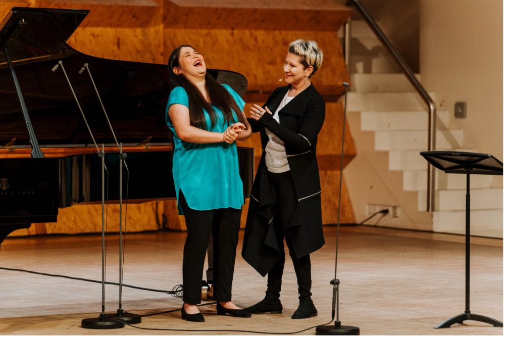 Bibberend voor de Meester - Place de l'Opera